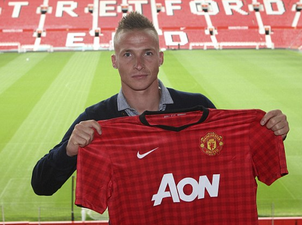 Video: Manchester United flop Alexander Buttner scores goal of the ...