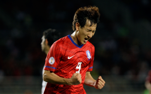 Augsburg Want To Keep Sunderland Striker Ji Dong-Won | CaughtOffside