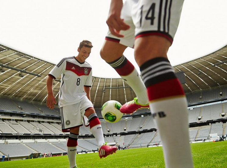 (Image) Arsenal Star Mesut Ozil Poses In New Germany 2014 World Cup Kit ...