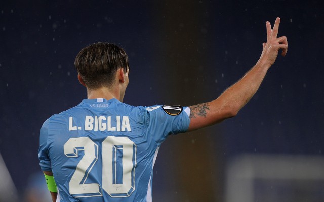 Biglia Real Madrid: Manchester United face competition