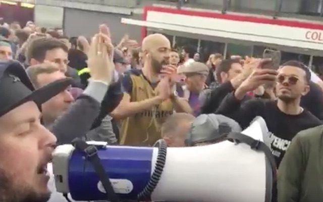 (Video) ArsenalFanTV regular leads vocal Wenger Out protest outside ...