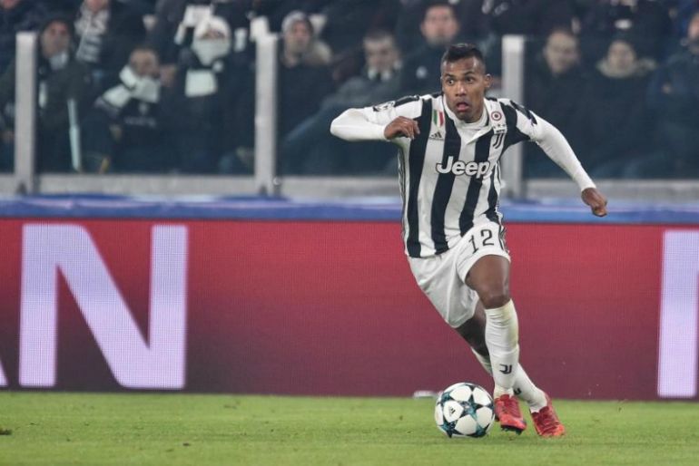 Manchester United make Alex Sandro transfer priority