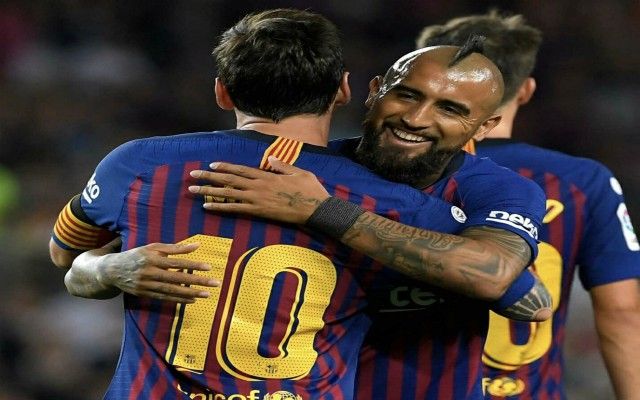 Lionel Messi praises new Barca signing Vidal