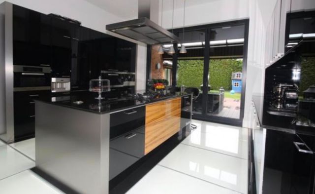 Ryan Giggs mansion pictures: Man Utd legend house for sale