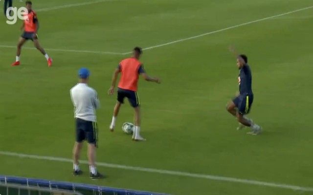 Video: Neymar's reaction to being nutmegged in training