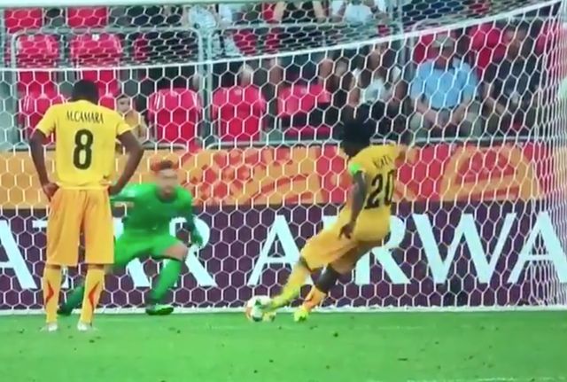Video: Plizzari penalty save as Italy U20s reach semi-finals