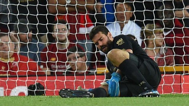 Alisson responds to Liverpool fan with injury update