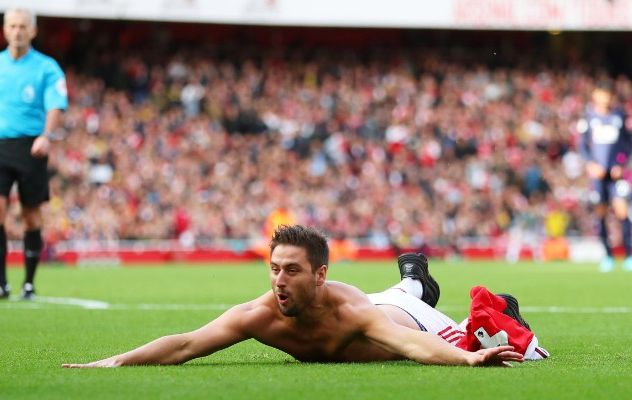 Arsenal pitch invader pictures