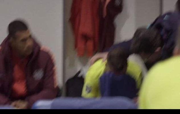 Video: Jordi Alba in tears at half time vs Liverpool