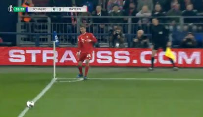 Thomas Muller corner kick video
