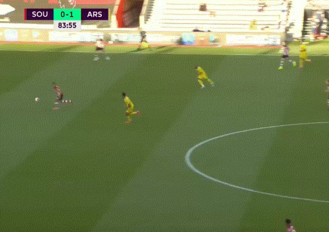 Video: Aubameyang pace forces Jack Stephens red card