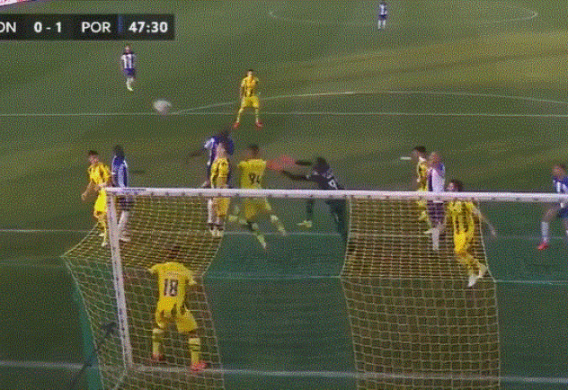 Video: Arsenal target Danilo scores a dominant header for Porto