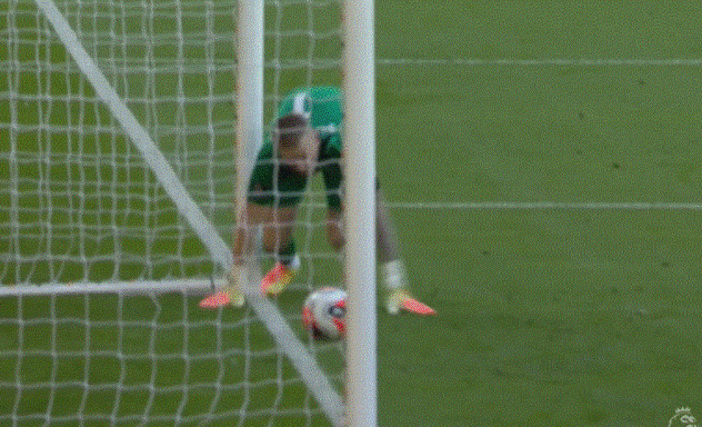 Video: Pickford laughs off horrific error for Everton vs Wolves