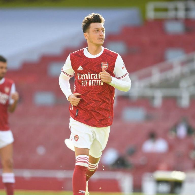 Arsenal eye Eriksen transfer to replace Ozil