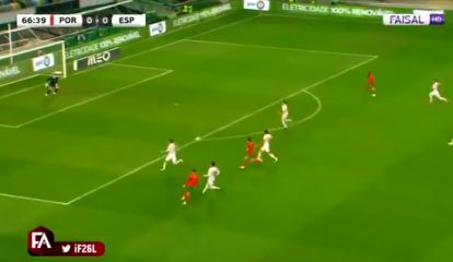 Cristiano Ronaldo pass for Portugal vs Spain