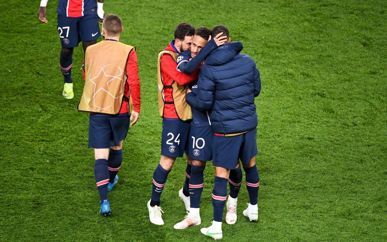 Video: PSG hold party in dressing room after Bayern triumph