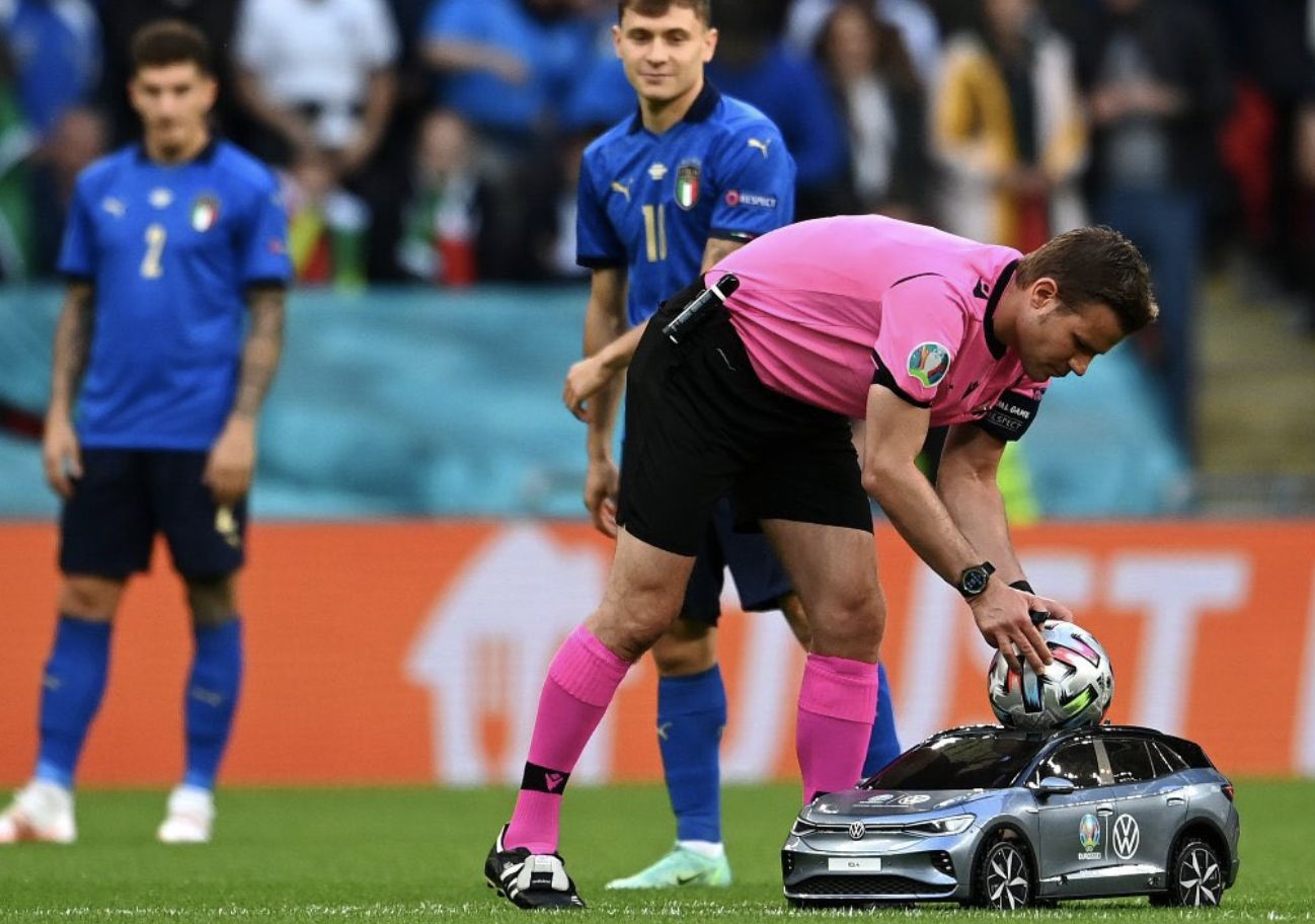 Fans are delighted by return of the car at Euro 2020