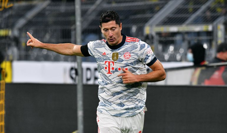 Lewandowski Manchester United transfer boost