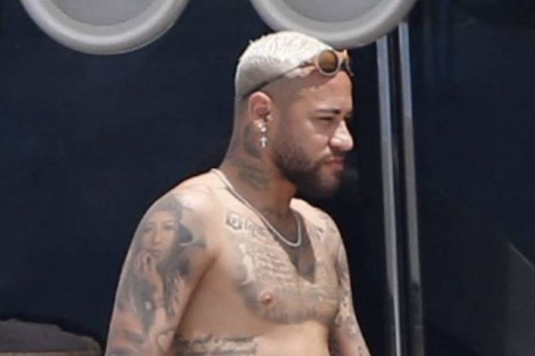 Neymar looking chubby in viral holiday snaps