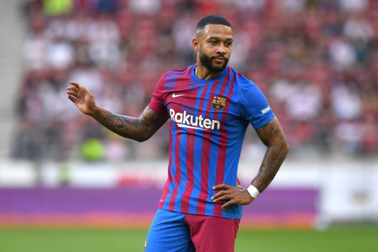 Memphis Depay posts three emojis after Lionel Messi's exit