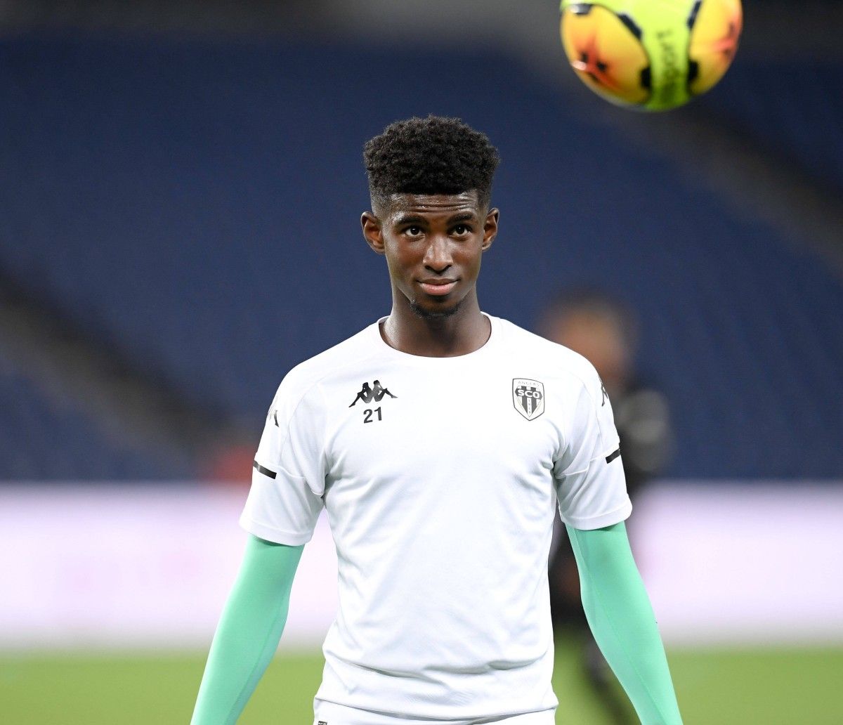 Leicester rival Chelsea for Mohamed-Ali Cho transfer