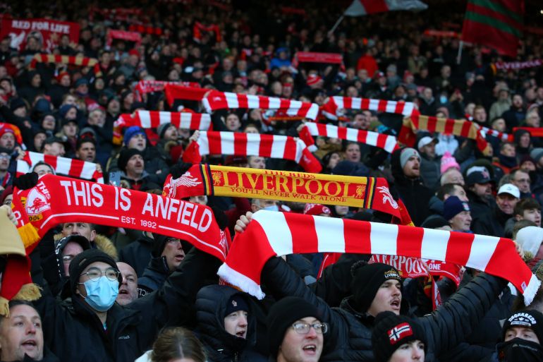 (Video) Liverpool fans brutally troll Rafa Benitez using Man United ...