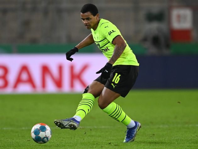 Akanji Manchester United transfer agreed