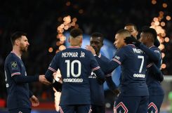 Neymar looking chubby in viral holiday snaps