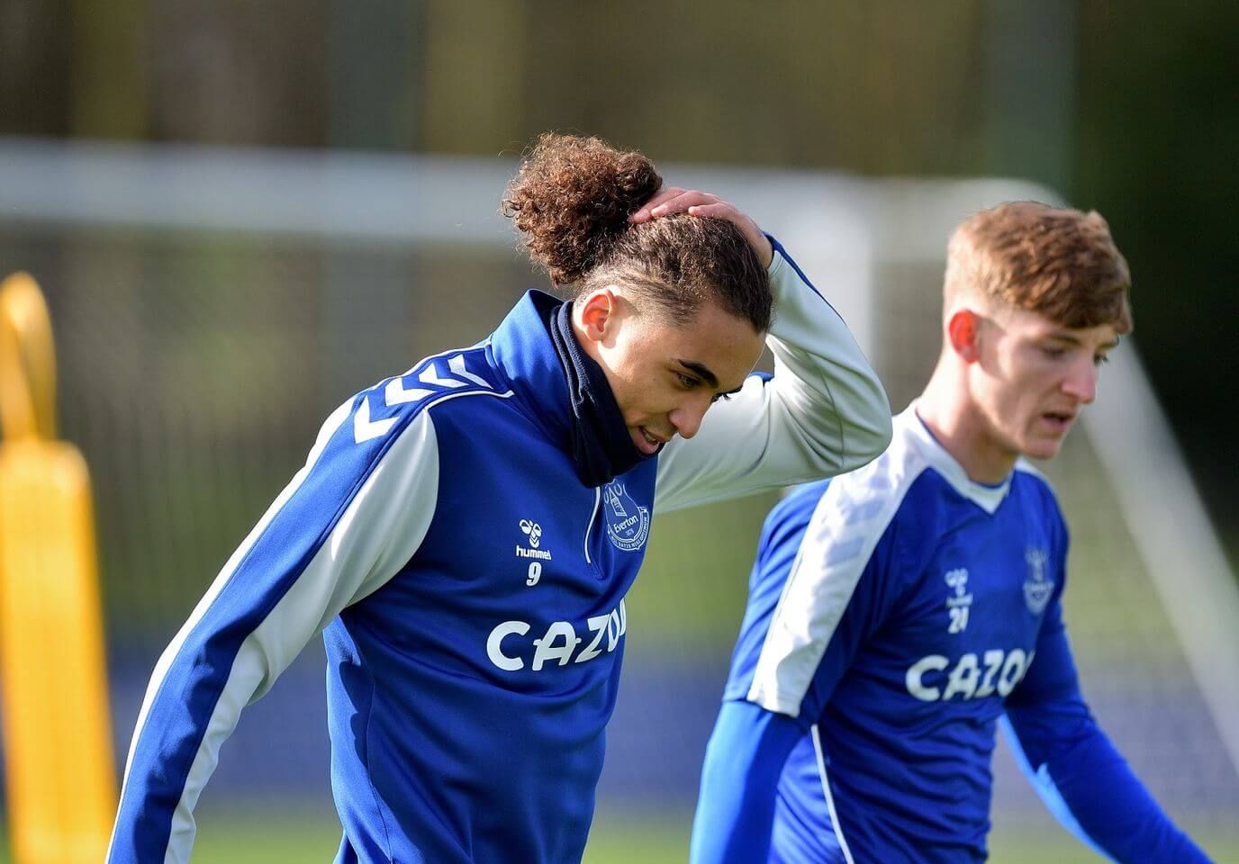 Everton open contract talks with star in light of Premier League interest