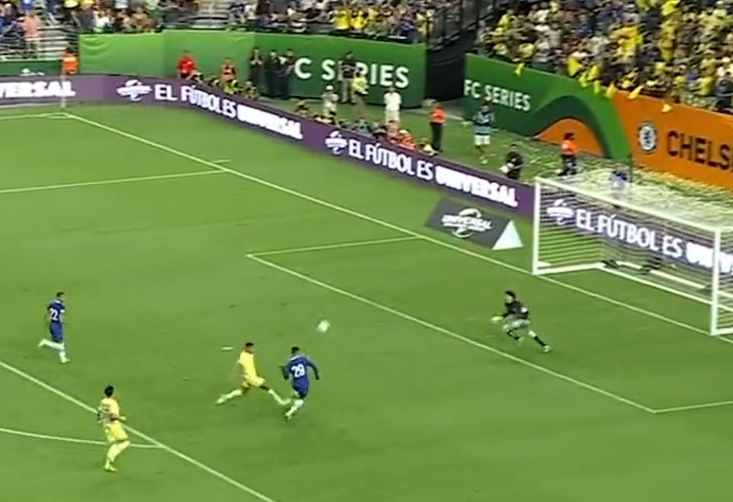 Video: Kai Havertz's shot misses target but lands in an incredible place