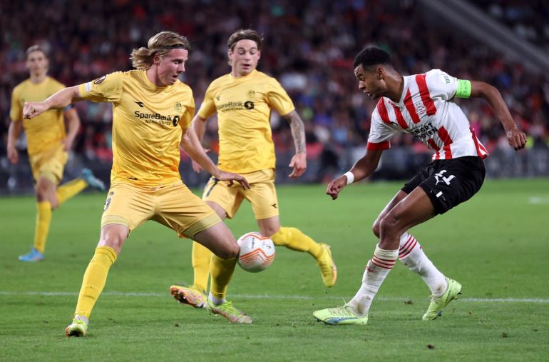 Leeds in pole position to land PSV striker in £30million deal ...