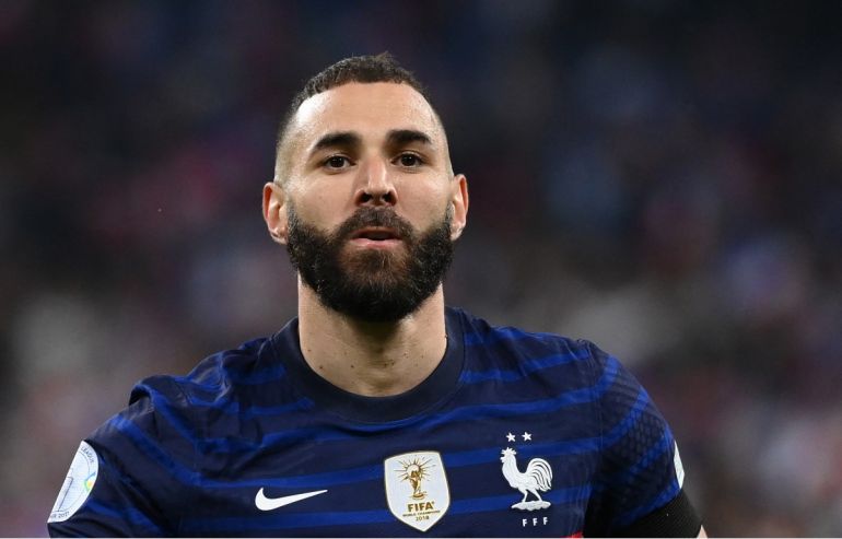 Manchester United want to sign Karim Benzema on loan