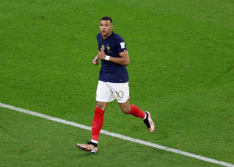 Kylian Mbappe Barcelona surprise transfer speculation