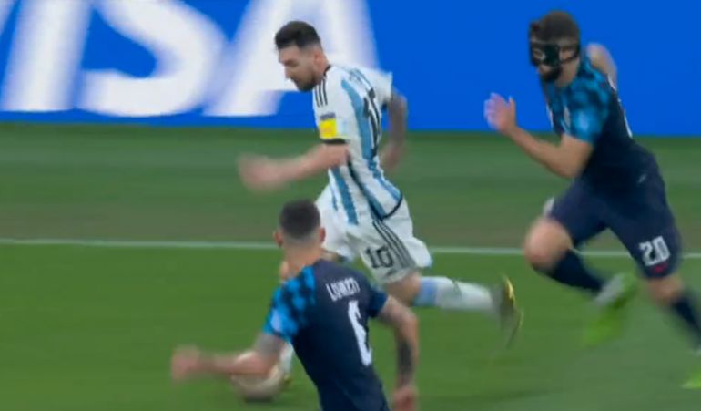 Video: Lionel Messi provides assist of the tournament for Man City star