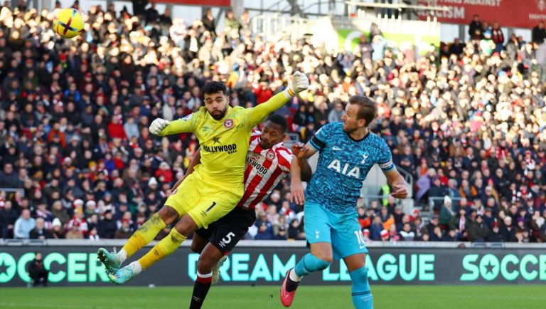 Brentford sign Freiburg's Mark Flekken amid David Raya uncertainty