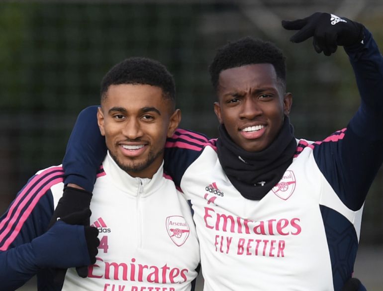 (Photo) Arsenal attacker returns to training following injury