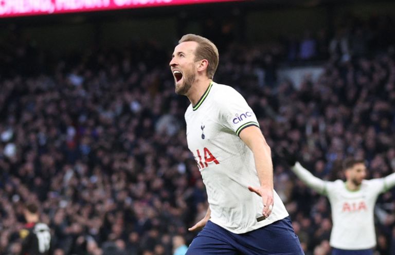 Tottenham offer Harry Kane massive new contract amid transfer interest