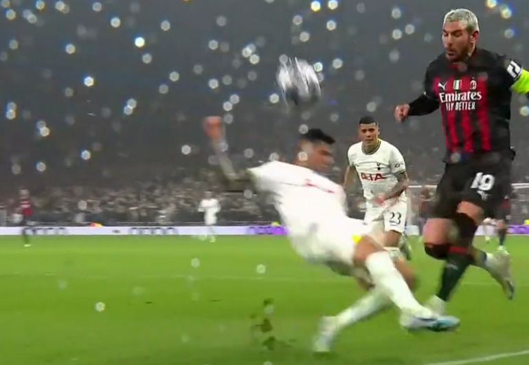 Video: Cristian Romero gets sent off vs AC Milan after very silly tackle