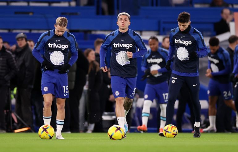 Chelsea news: Players sitting on floor for team meetings
