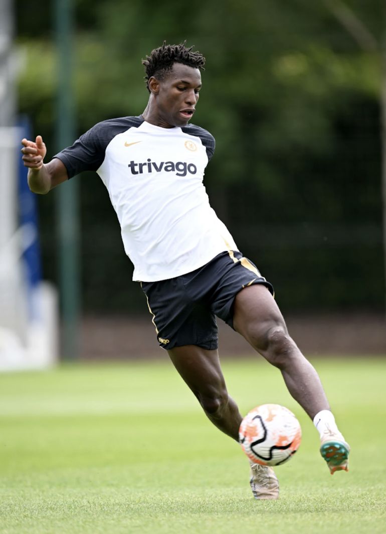(Photos) Nicolas Jackson participates in first Chelsea training session
