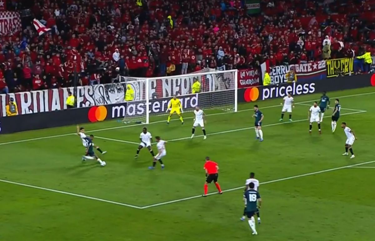 Video: Gabriel Jesus follows up World-class assist with Arsenal screamer