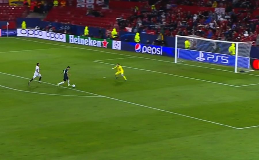 Video: Gabriel Jesus produces magic to help Martinelli give Arsenal lead