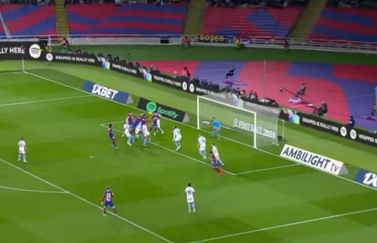 Video: Lewandowski puts poor form aside to equalise for Barcelona in ...