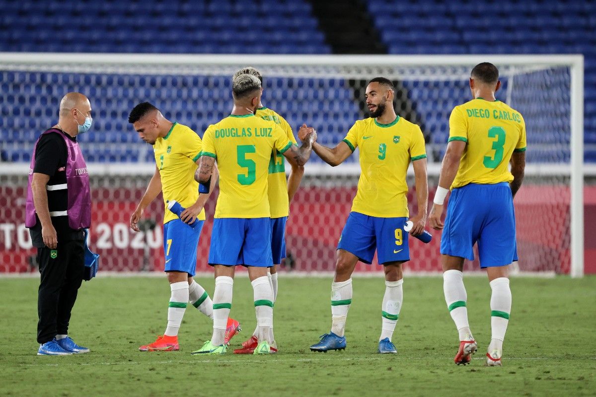Brazilian star delivers blow to Arsenal's transfer hopes