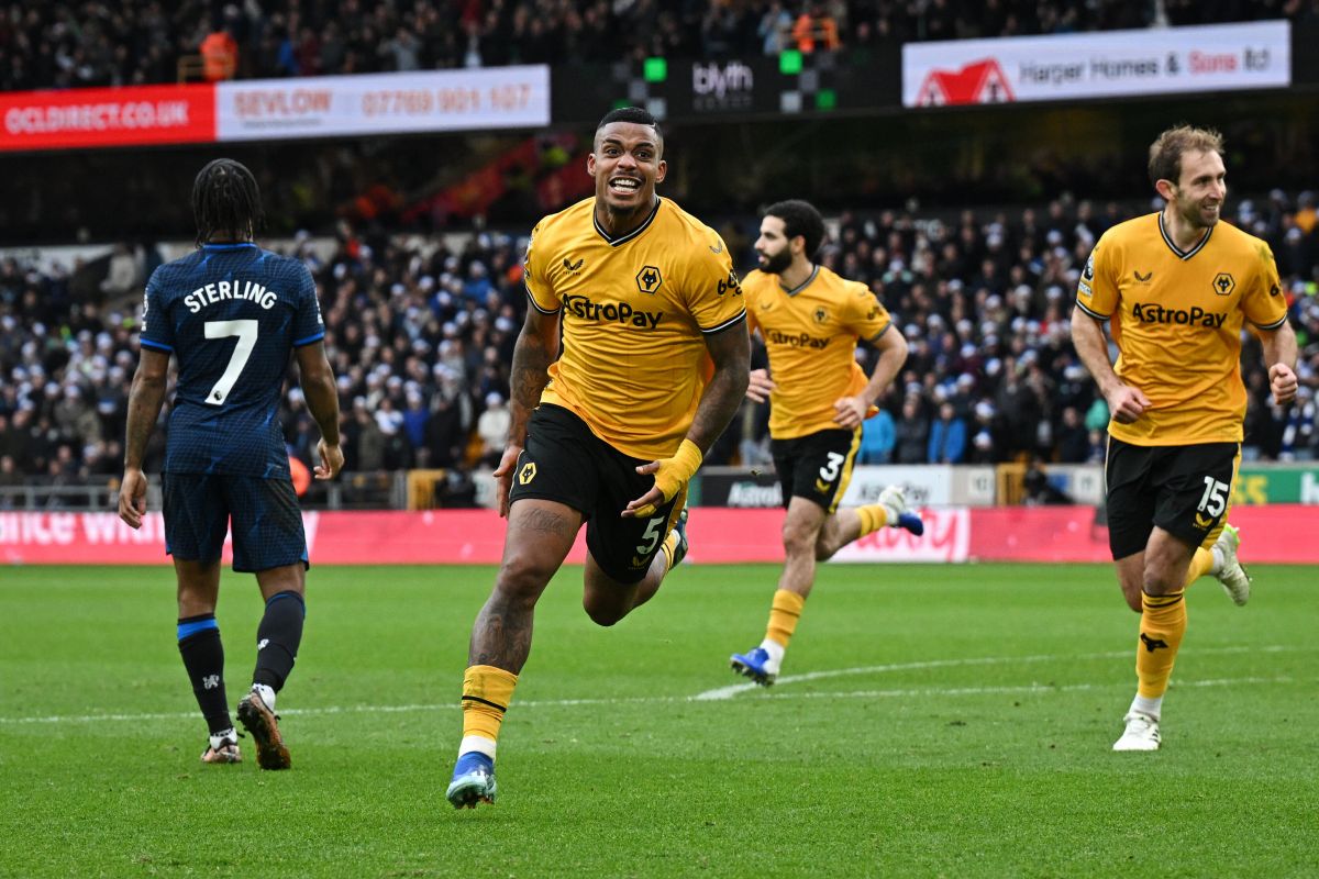Wolves manager singles out "incredible" duo against Chelsea | CaughtOffside