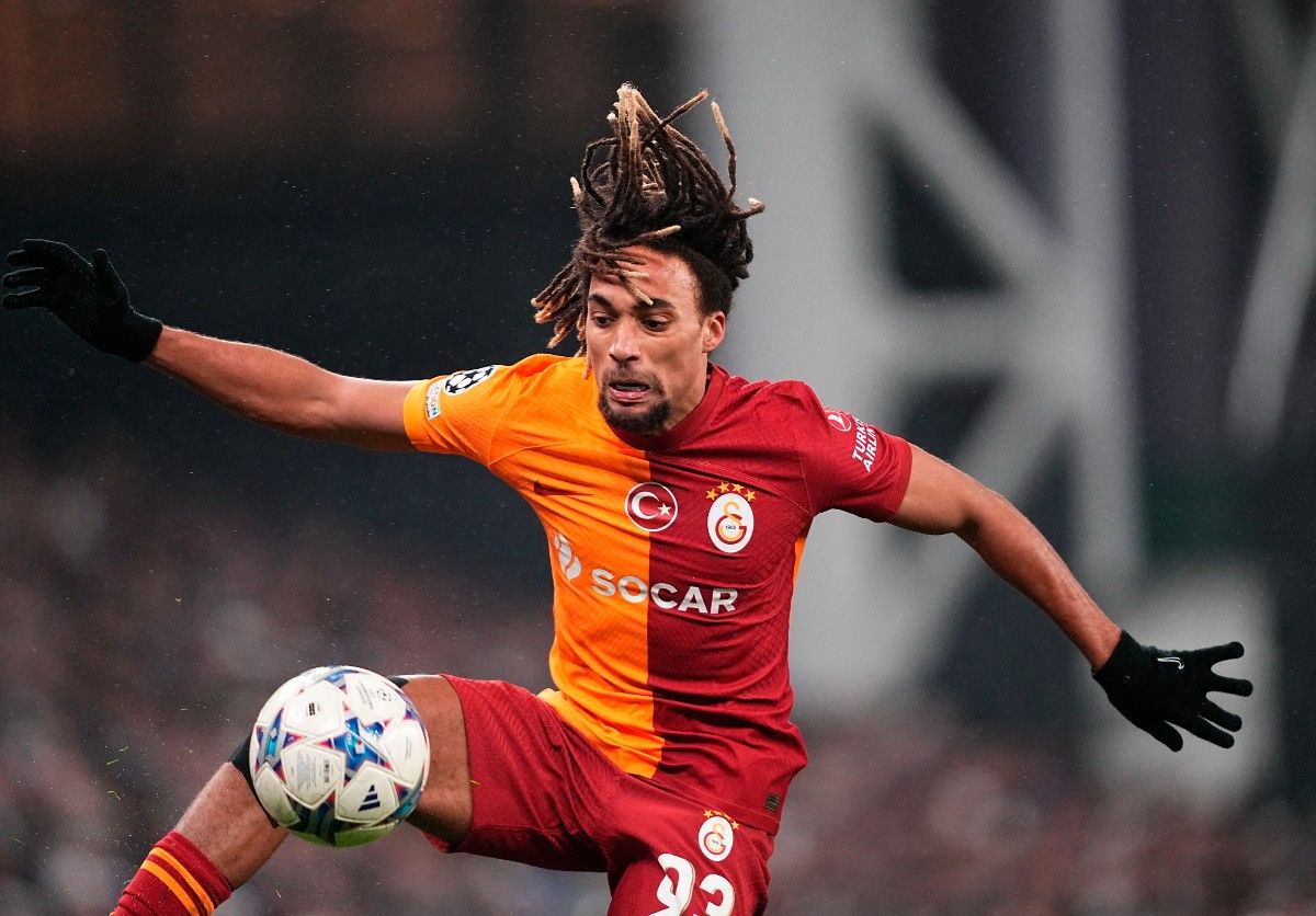 Sacha Boey Manchester United Arsenal transfer latest