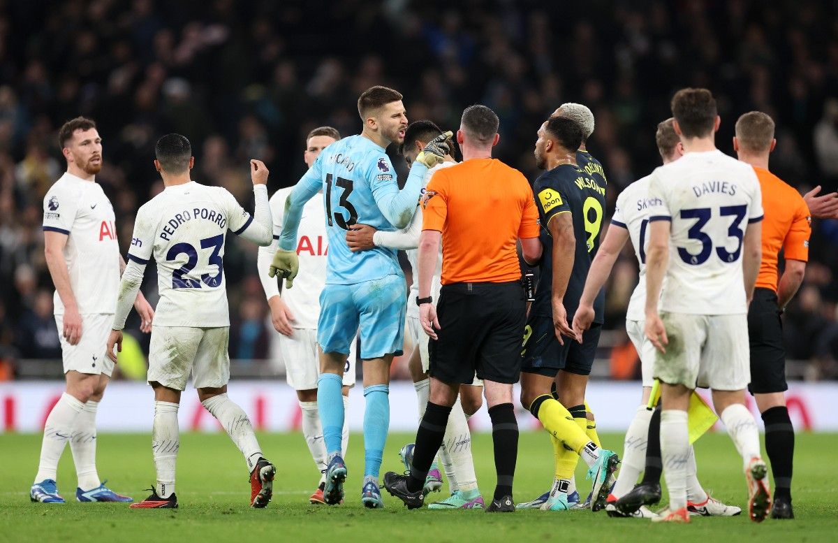 "It's a lack of respect" - Callum Wilson calls out Tottenham star