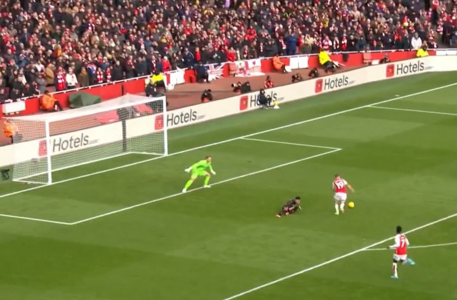 Video: Lethal Arsenal counter-attack leads to brilliant Trossard finish