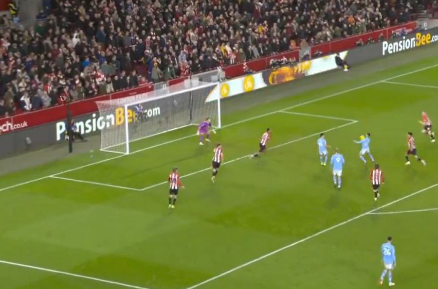 Video: Phil Foden shows composure to draw Man City level in added time