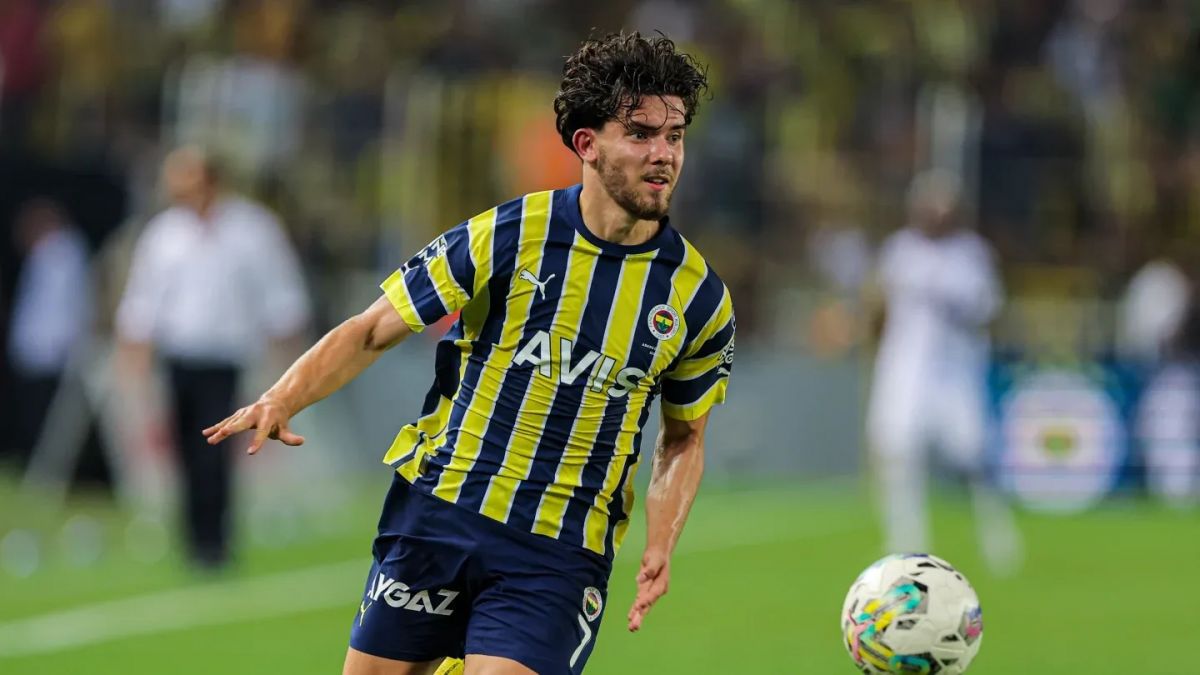 Man City keen to sign 24-year old attacking full-back who can also play ...